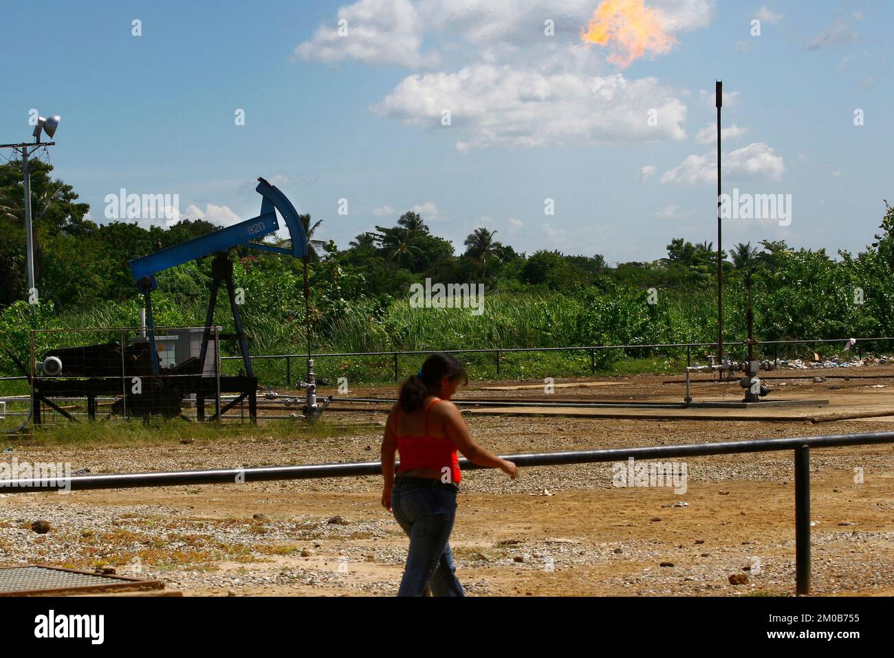 Cabimas-Zulia-Venezuela- 29-11-2007- An oil Pump is seen in a Cabimas ...