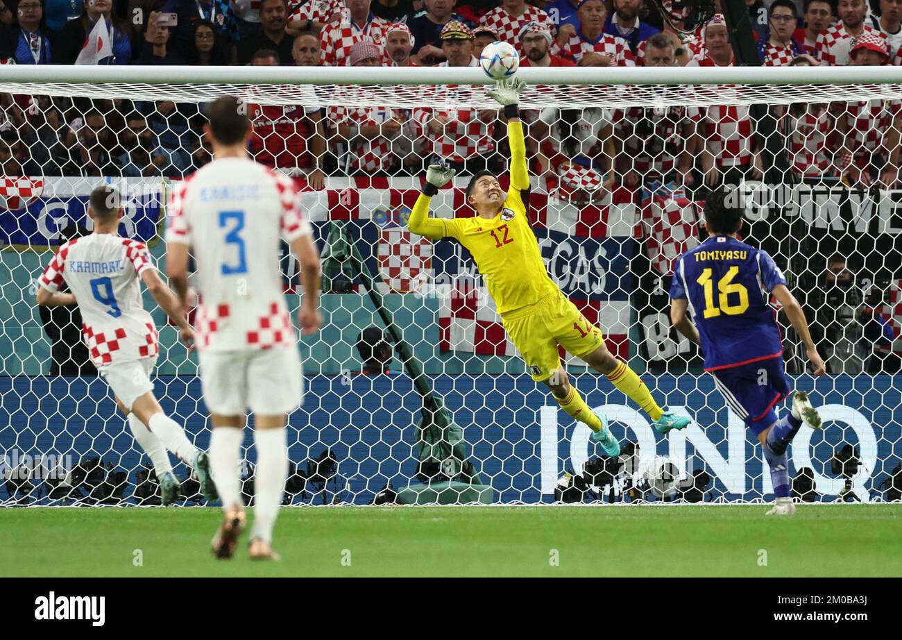 Al Wakrah, Qatar. 5th Dec, 2022. Gonda Shuichi (2nd R), goalkeeper of ...