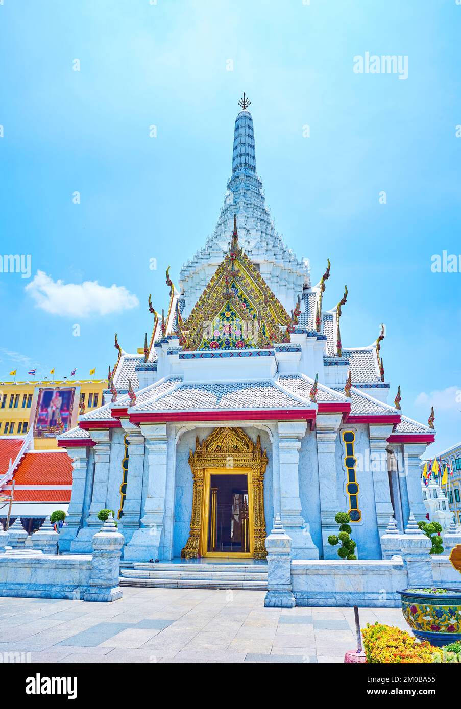 San Lak Mueang complex with City Pillar inside the chedi styled shrine ...