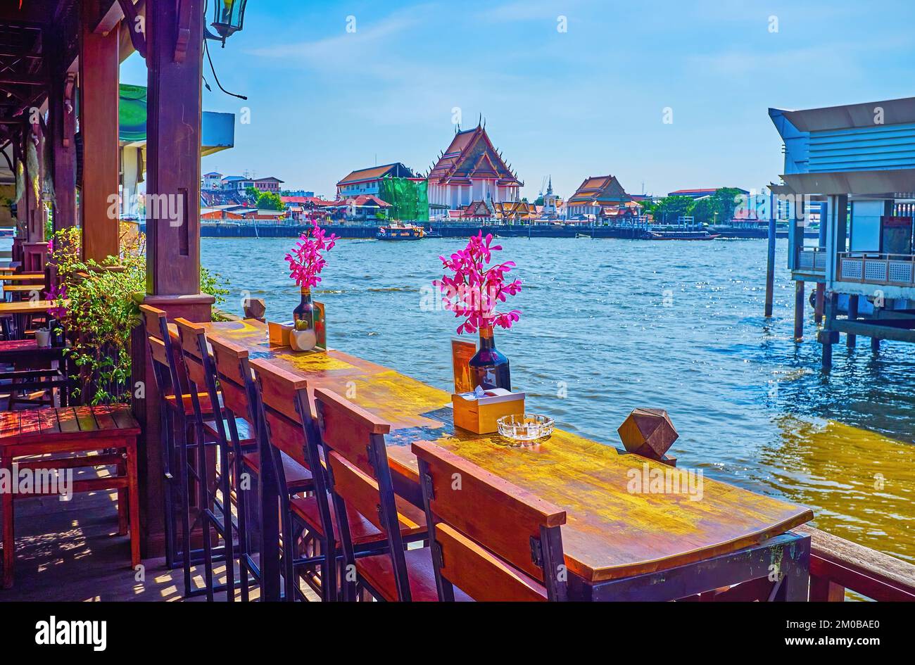 Riverside cafe asia hi-res stock photography and images - Alamy