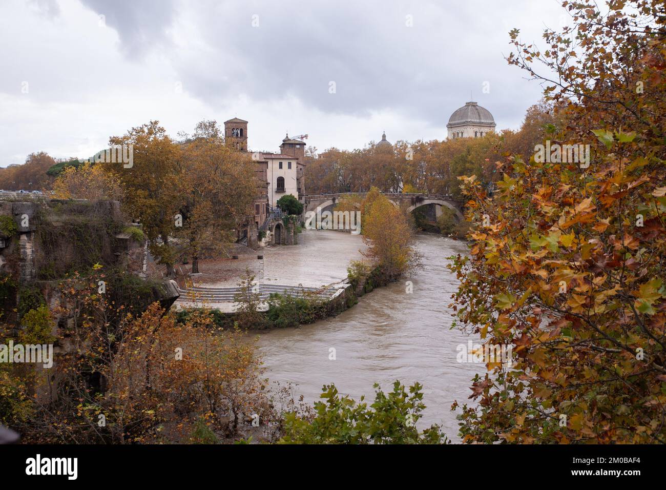 Rome, Italy. 4th Dec, 2022. View of Tiberina Island in the rain in Rome ...