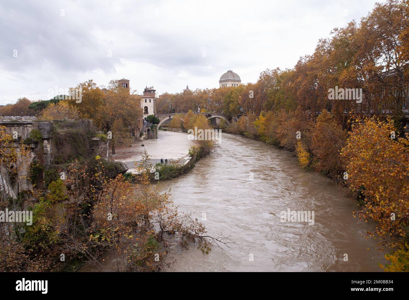 Rome, Italy. 4th Dec, 2022. View of Tiberina Island in the rain in Rome ...