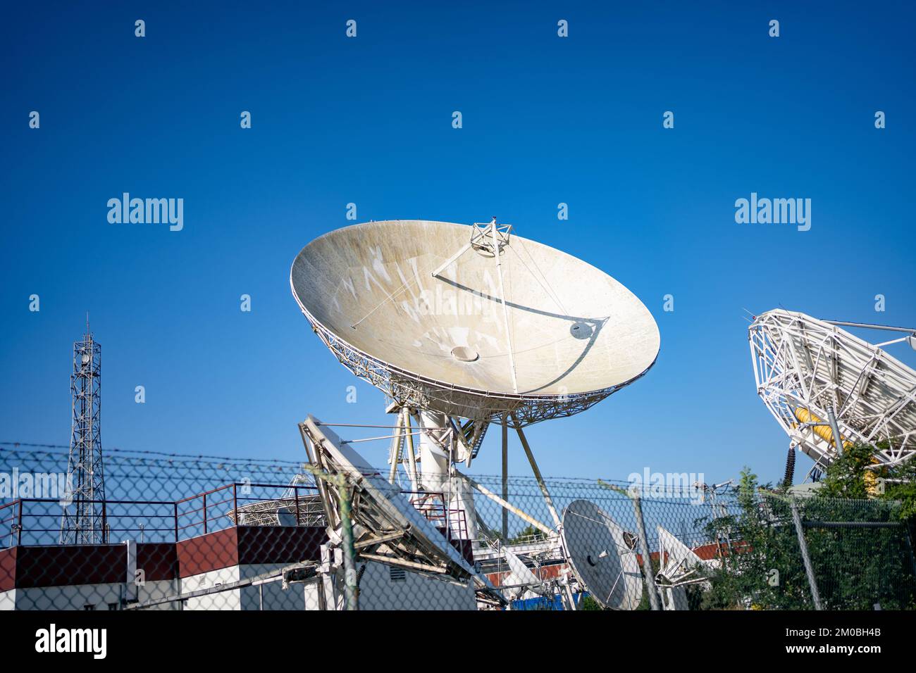 Earth based astronomical radio telescope. Radio telescopes used in ...
