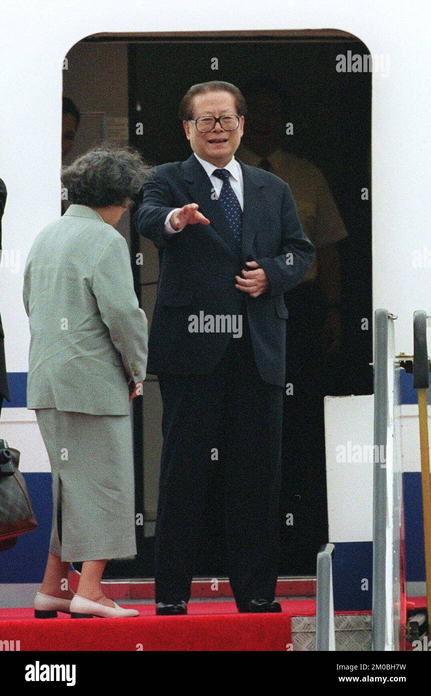 President Jiang Zemin (right) of the People's Republic of China and his ...