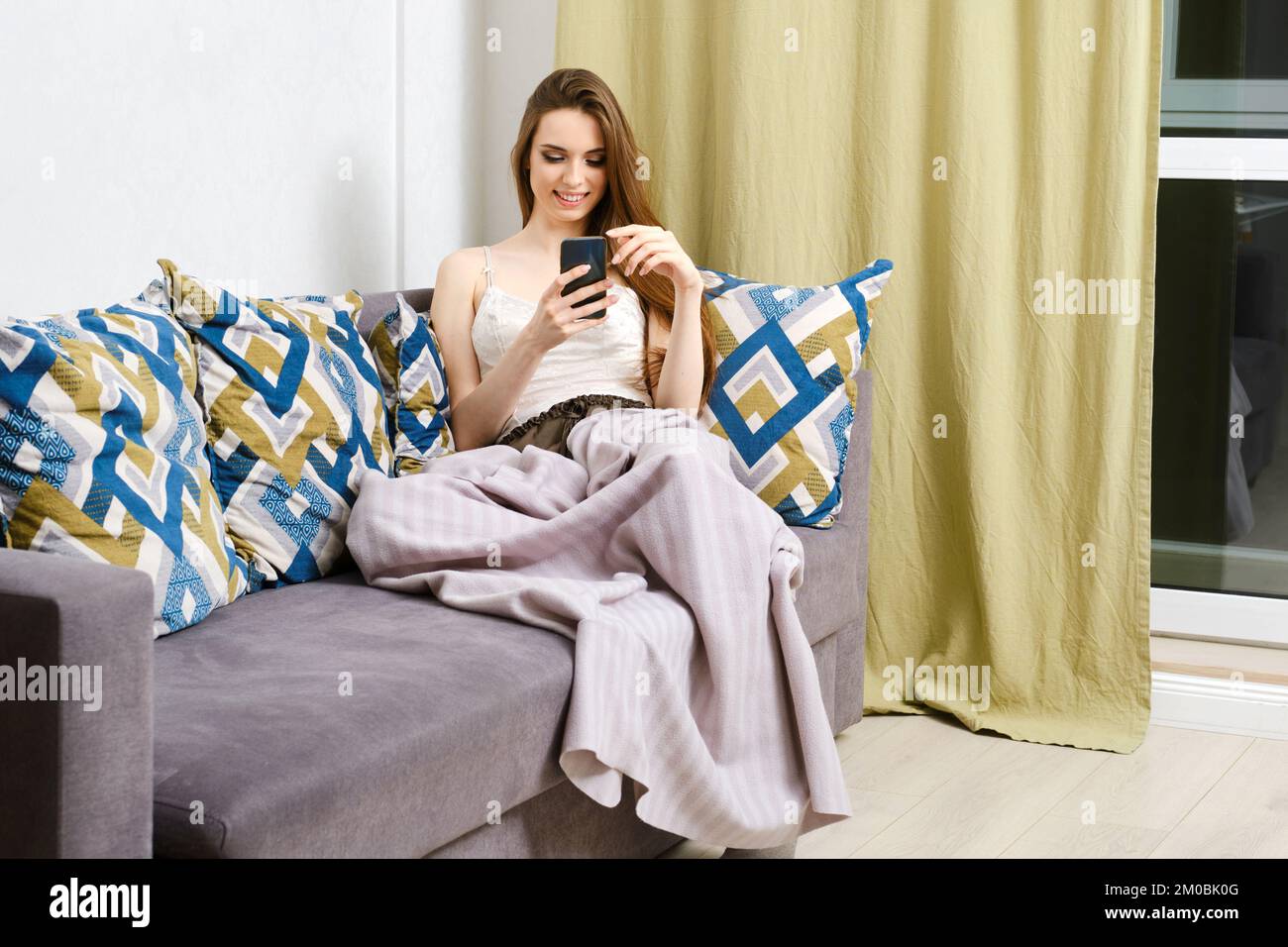 Female scrolling hi-res stock photography and images - Alamy