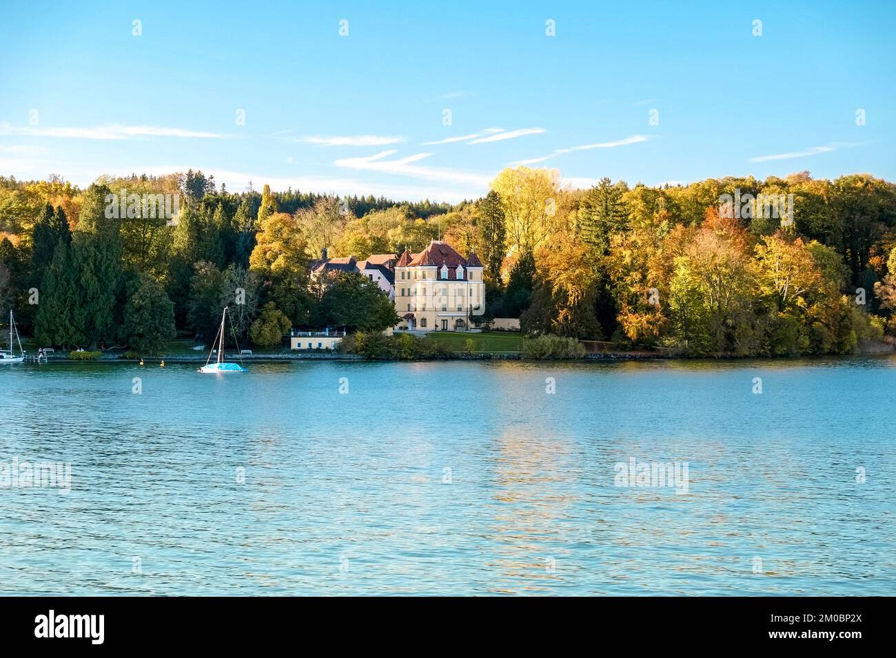 Schloss Garatshausen am Starnberger See Stock Photo - Alamy
