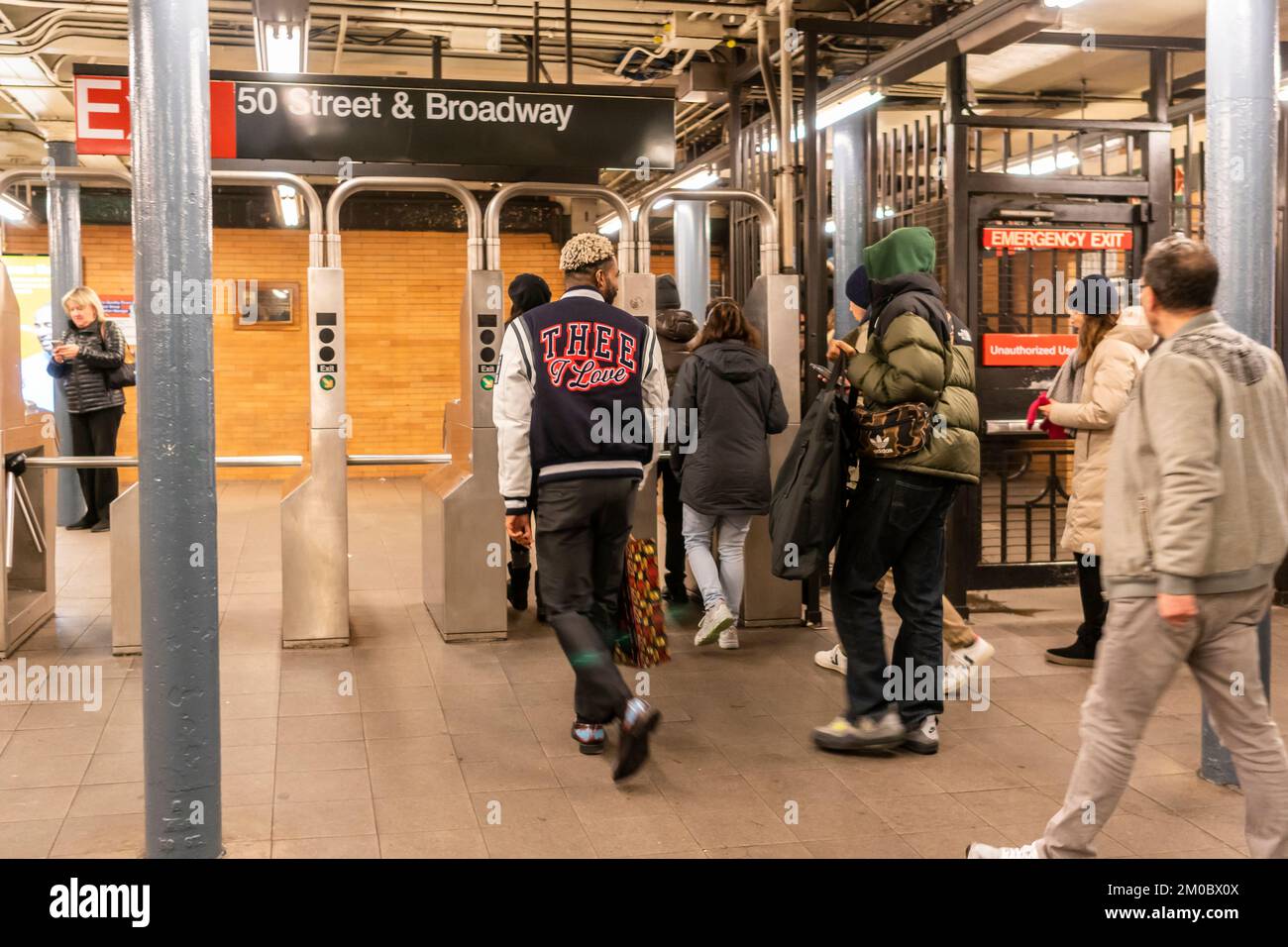 Weekend subway ridership in New York during the Christmas holiday ...