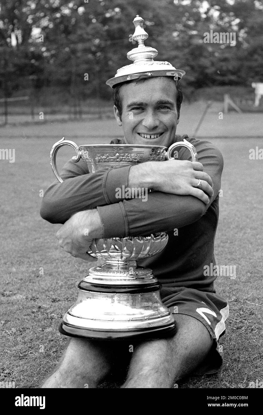Chelsea footballer Ron Harris with the FA Cup August 1970 Stock Photo ...
