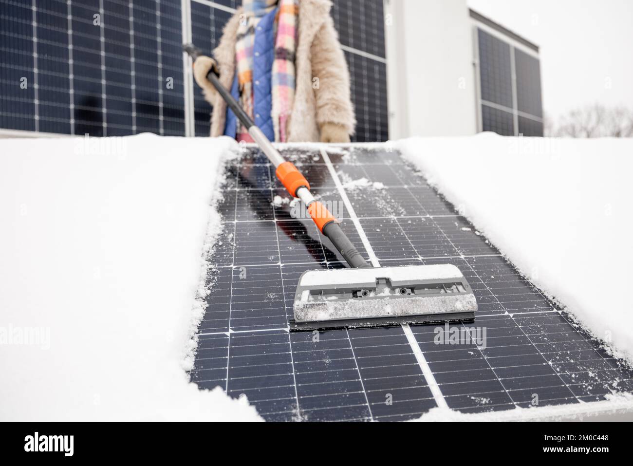 Snowy solar panels hi-res stock photography and images - Alamy