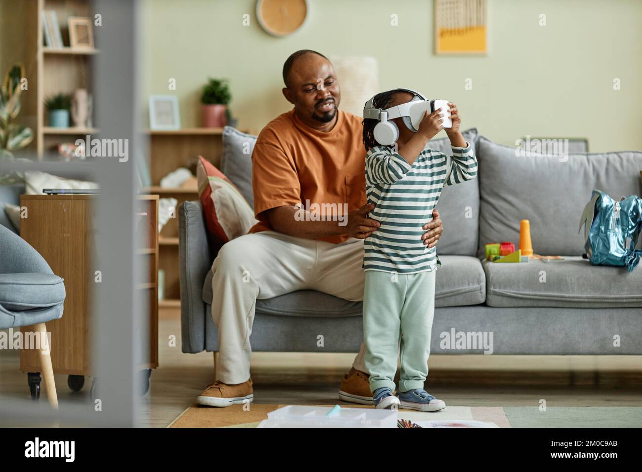 Vr family hi-res stock photography and images - Alamy