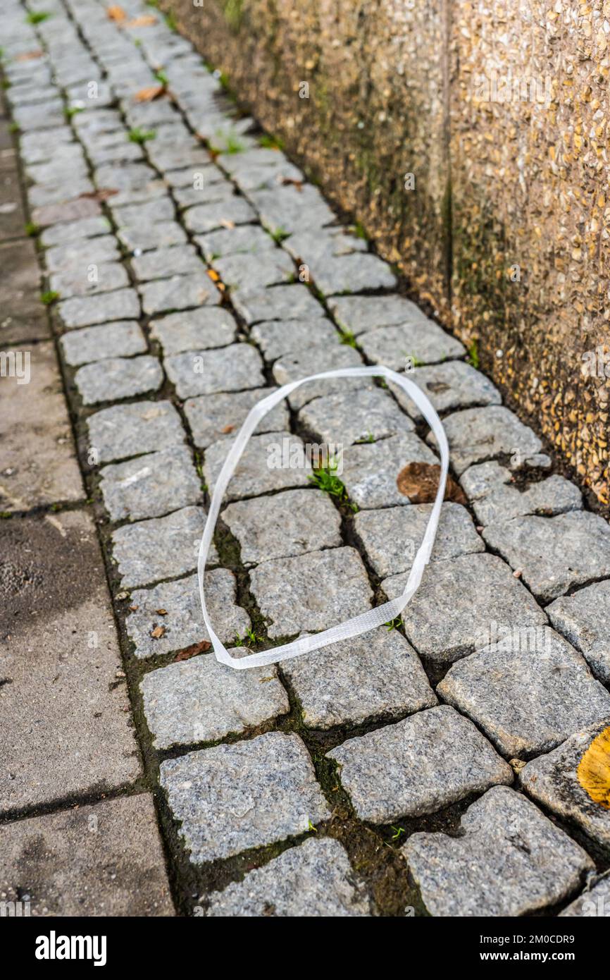 Road loop speed sign hi-res stock photography and images - Alamy