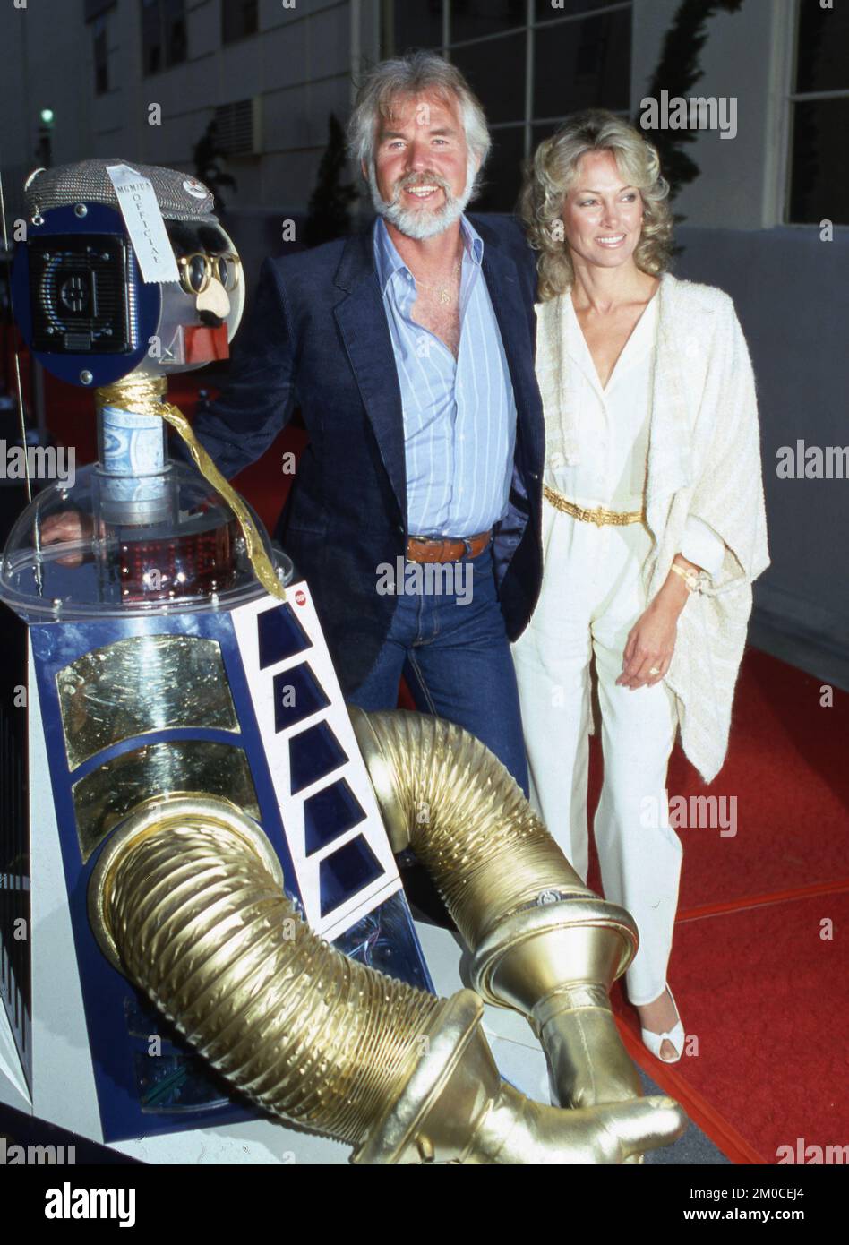 Kenny rogers 1983 hi-res stock photography and images - Alamy