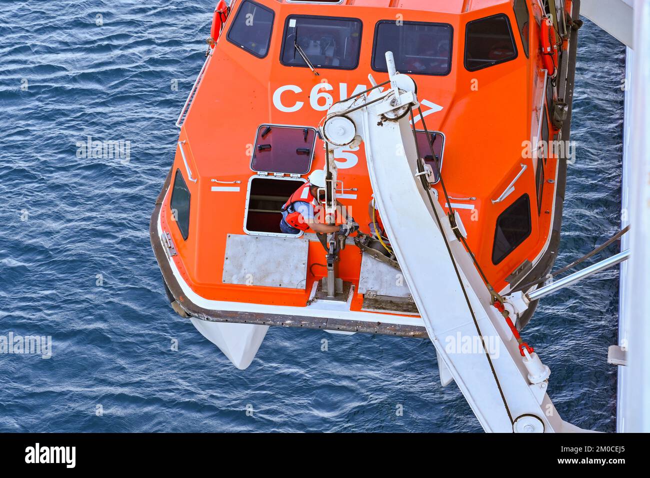 Small lifeboat hi-res stock photography and images - Alamy
