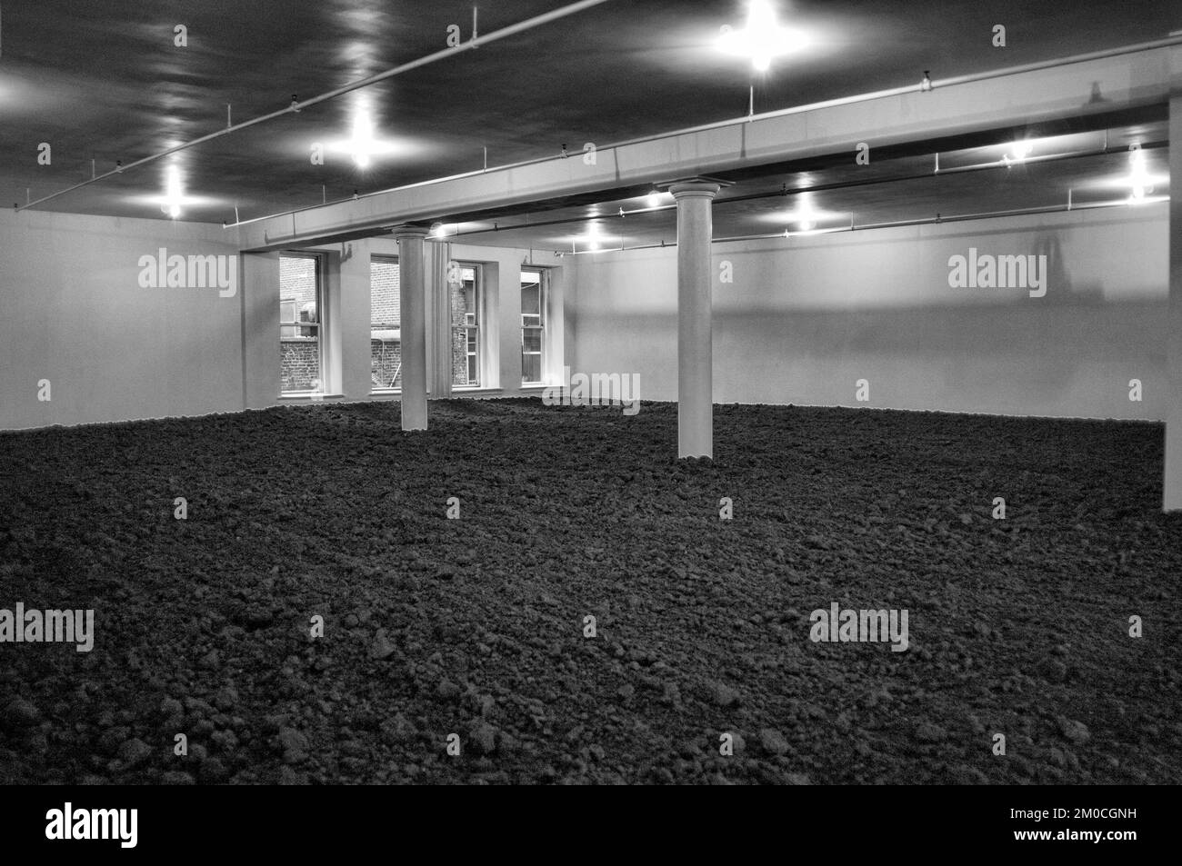 The New York Earth Room is an interior sculpture by the artist Walter ...