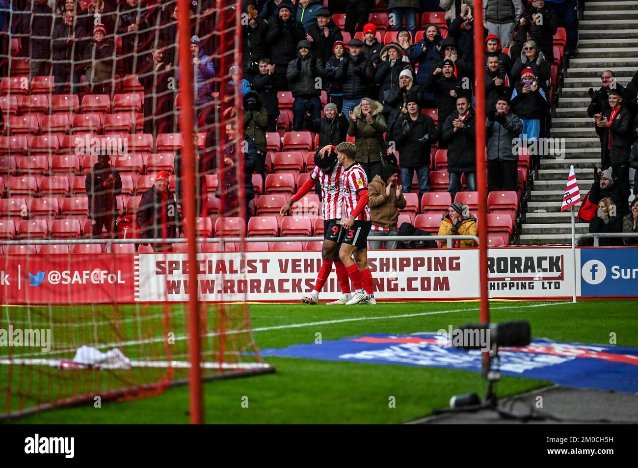 Sunderland AFC's Dennis Cirkin (right) congratulates Ellis Simms on ...