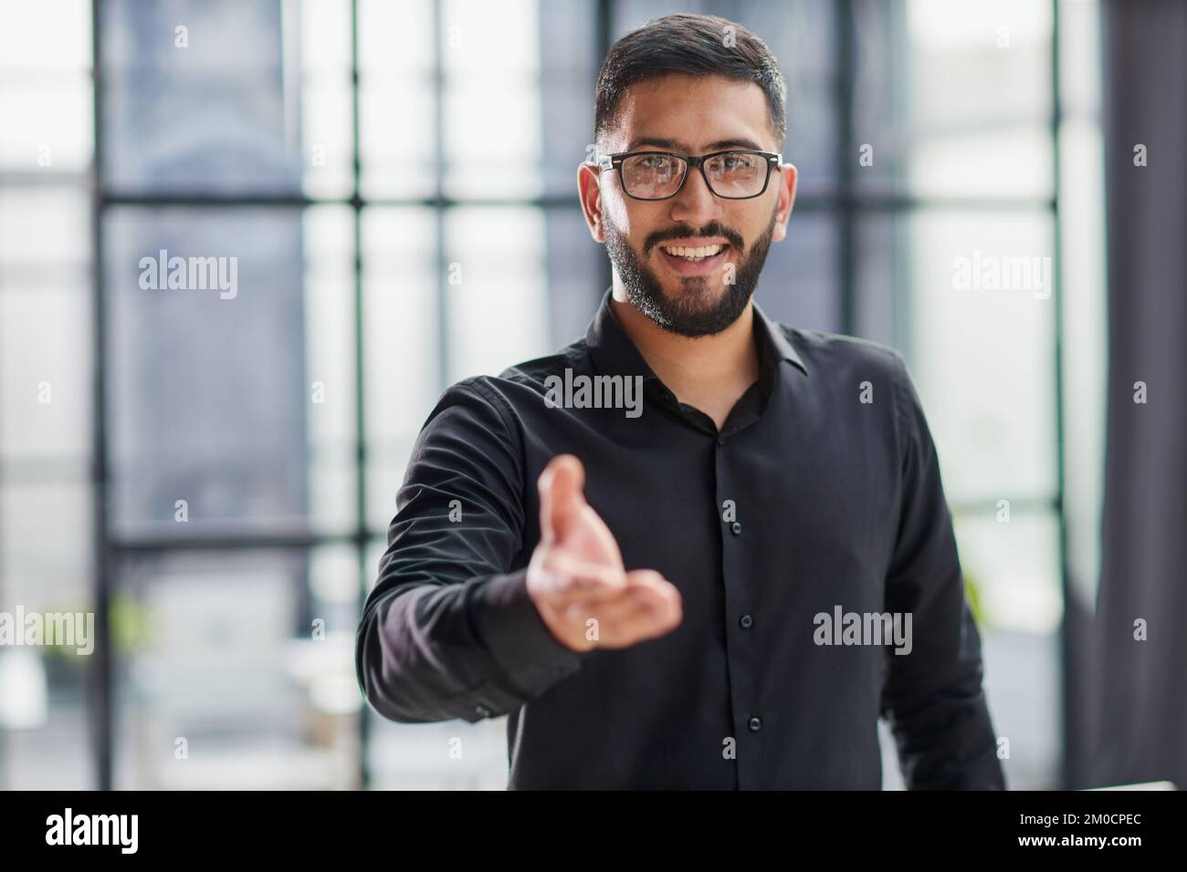 Businessman ready handshake hi-res stock photography and images - Alamy