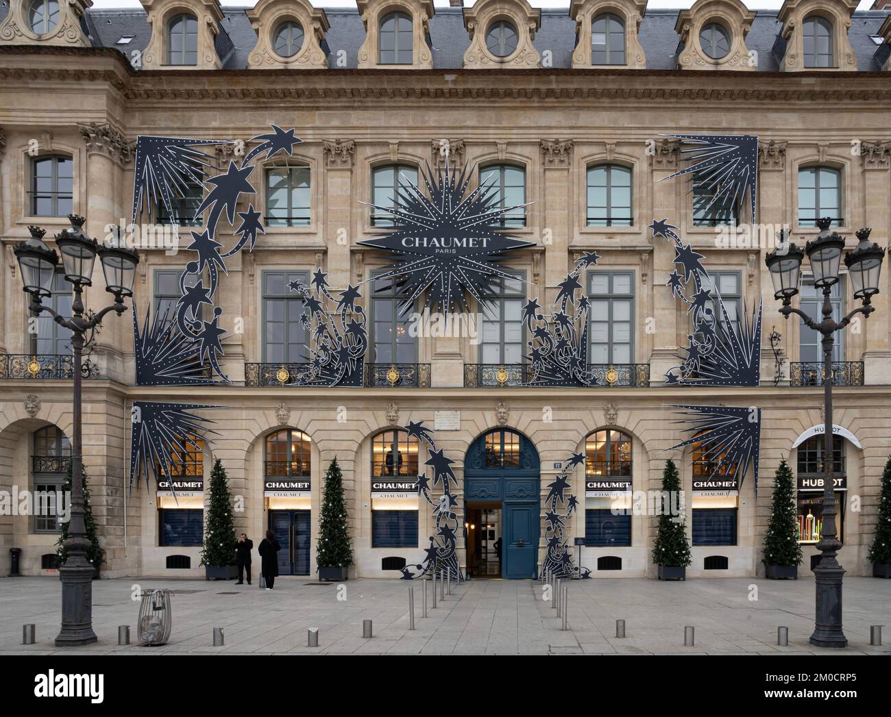 Place vendome. View of the facade of Chaumet with christmas decoration ...