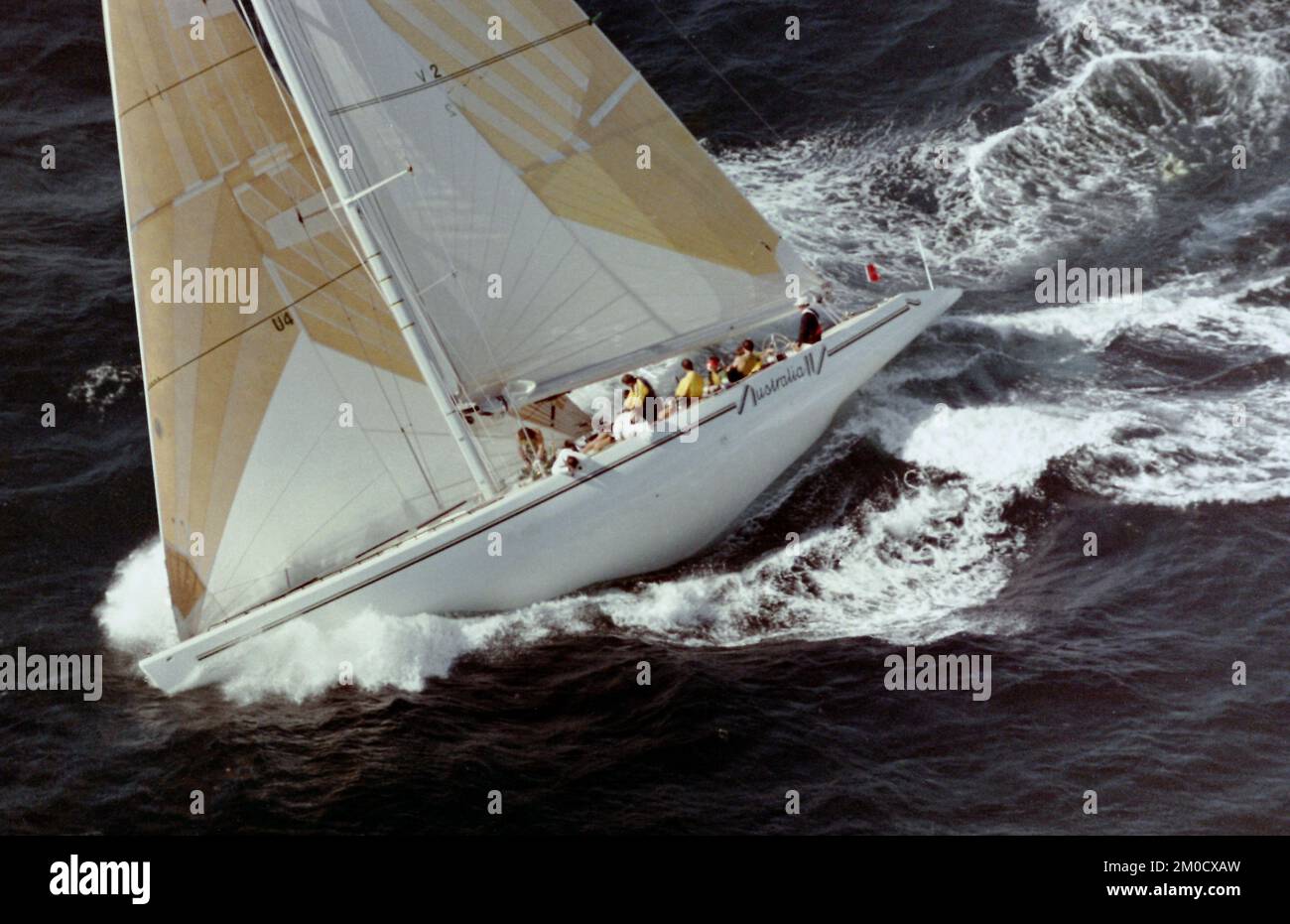 Bond syndicate hi-res stock photography and images - Alamy