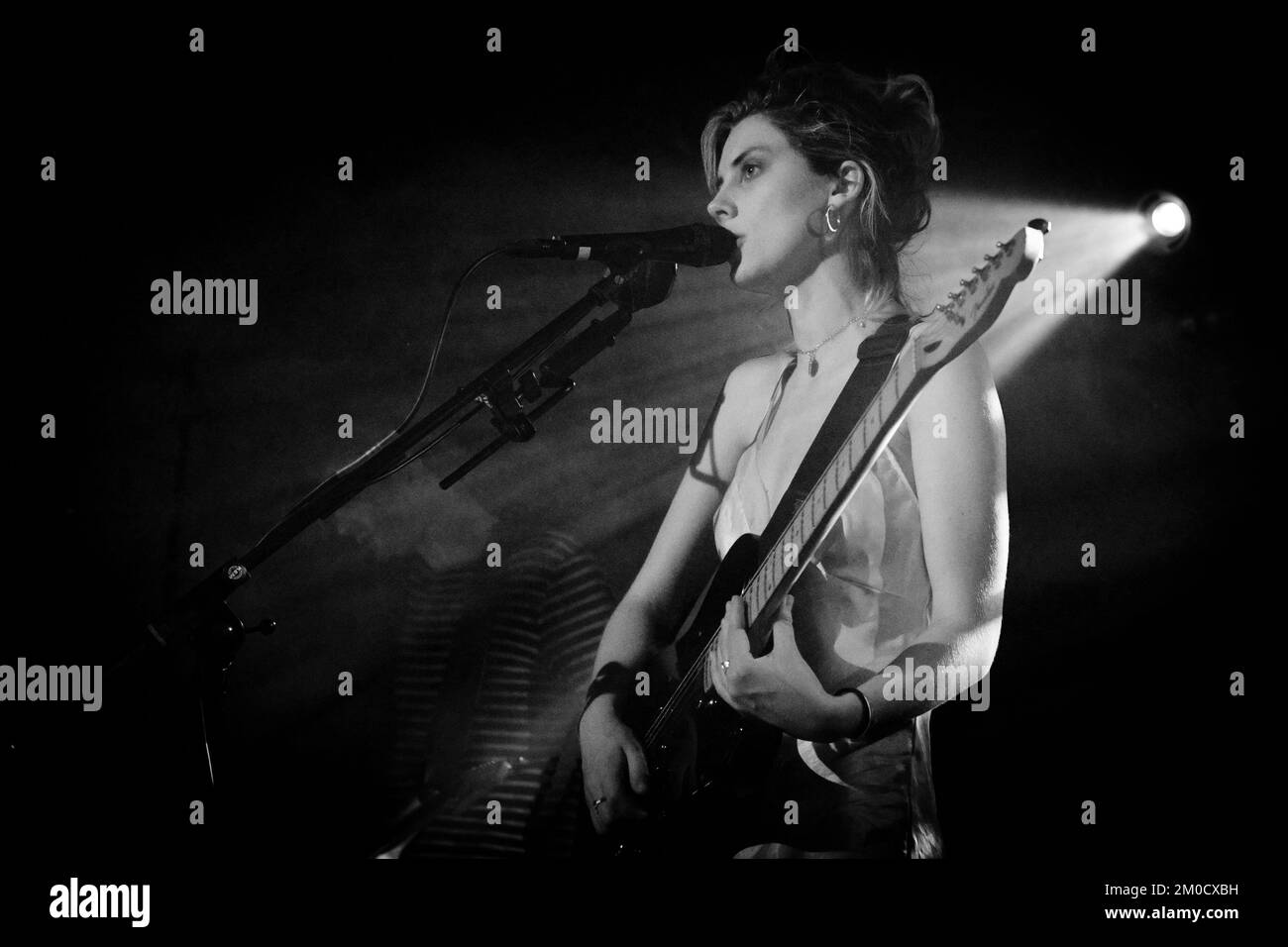 Ellie rowsell of wolf alice Black and White Stock Photos & Images - Alamy