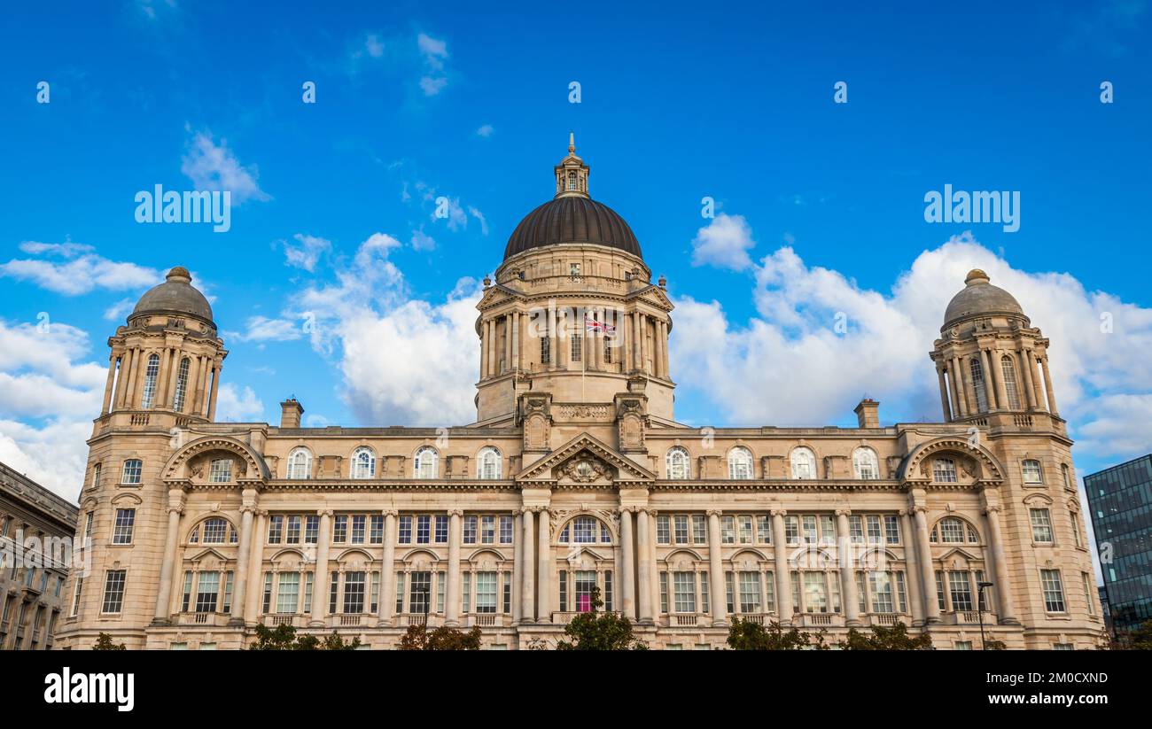 Port of Liverpool Building. One of the famous "Three Graces" buildings ...