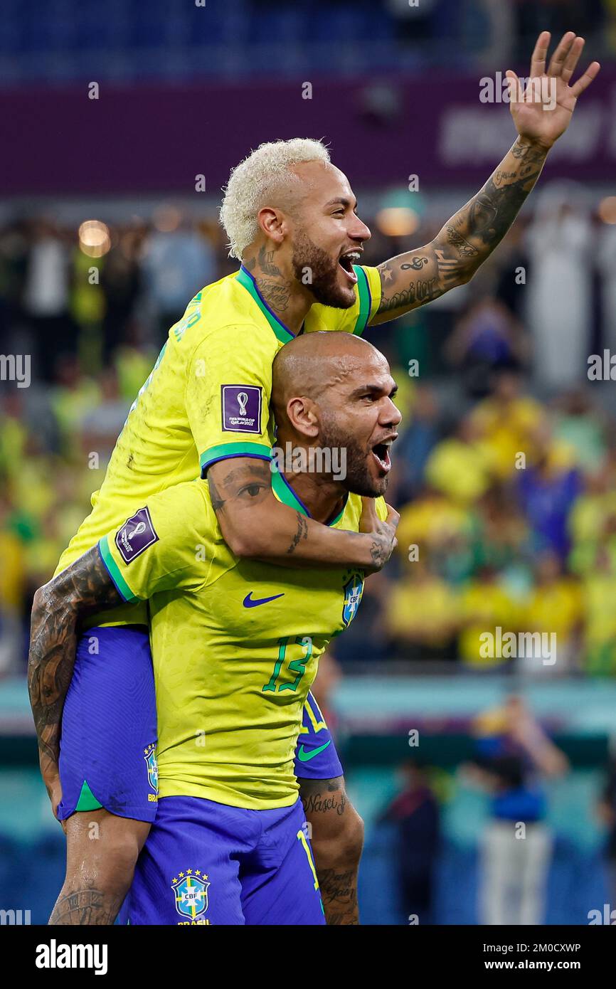 Doha, Catar. 05th Dec, 2022. NEYMAR and DANI ALVES from Brazil ...