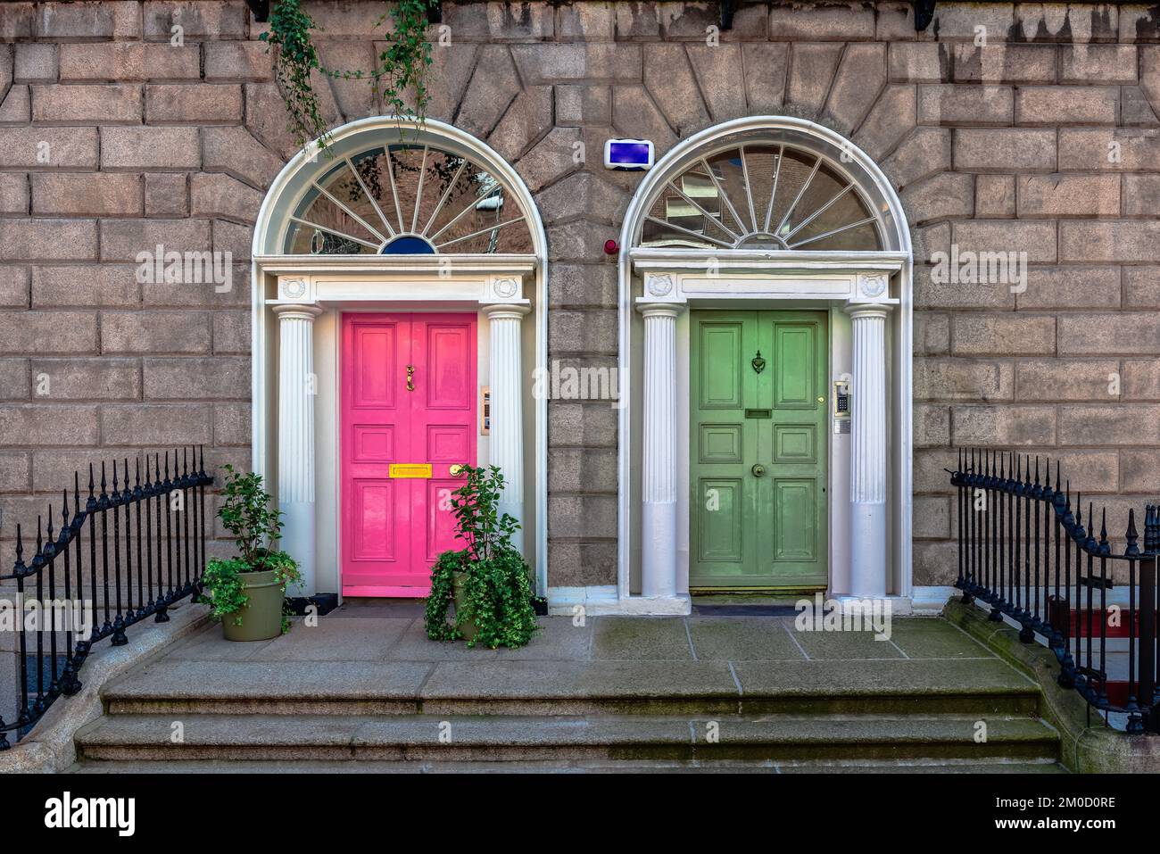 Detail of the facade of Georgian building in Fitzwilliam pl, Dublin ...