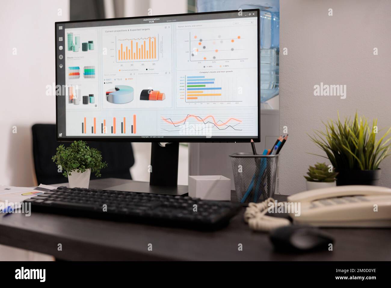 Software monitor hi-res stock photography and images - Alamy