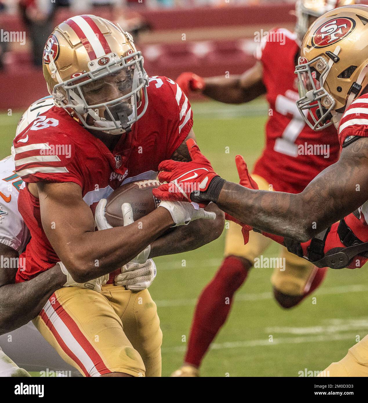 Santa Clara, California, USA. 4th Dec, 2022. San Francisco 49ers ...