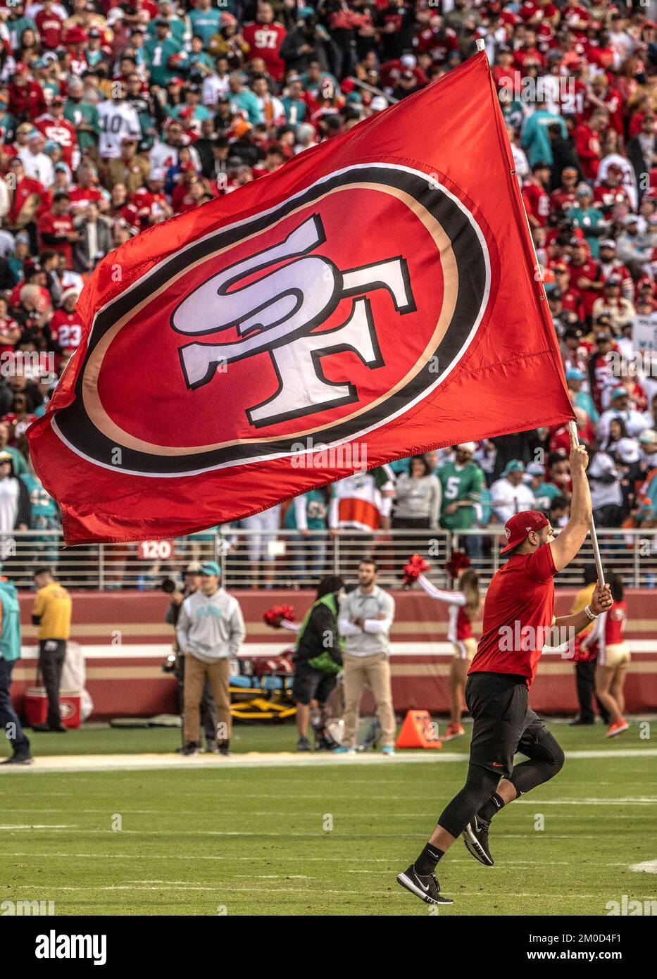 Santa Clara, California, USA. 4th Dec, 2022. 49ers make a touchdown on ...