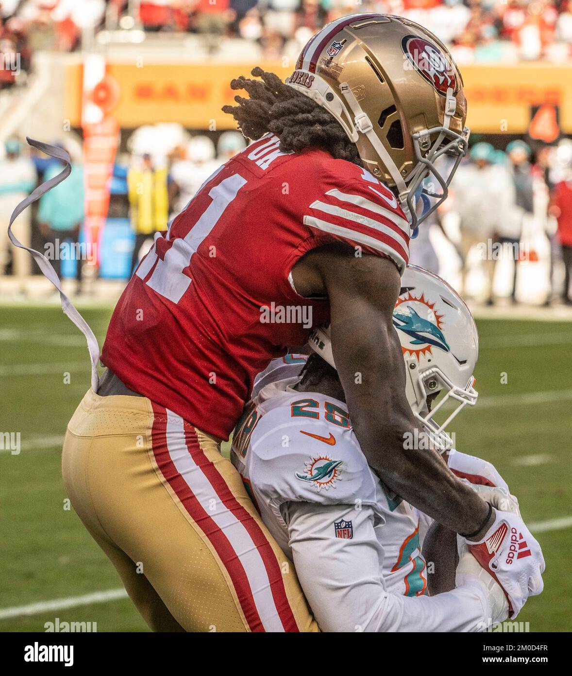 Santa Clara, California, USA. 4th Dec, 2022. Miami Dolphins cornerback ...
