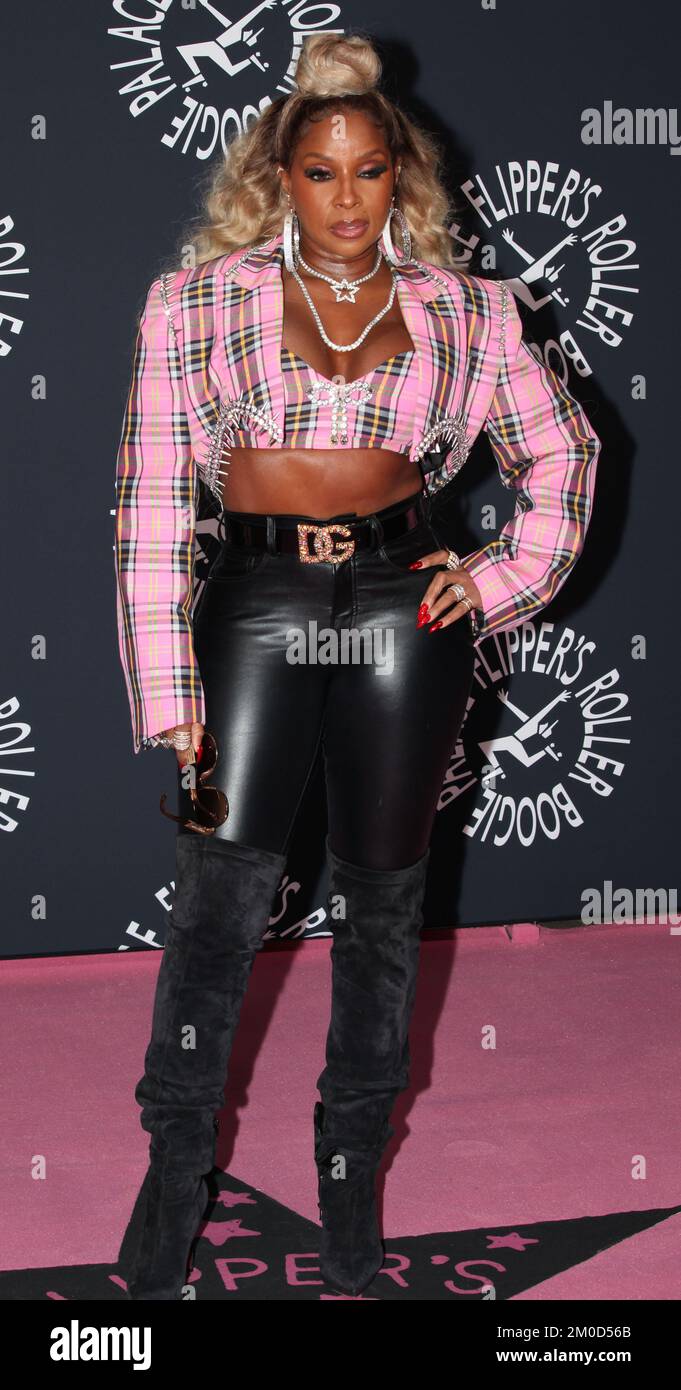 London, UK. Mary J. Blige at the Opening of Flipper’s Roller Boogie ...