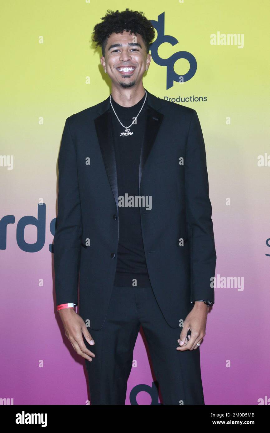 LOS ANGELES - DEC 4: Kris London at the 2022 Streamy Awards at Beverly ...