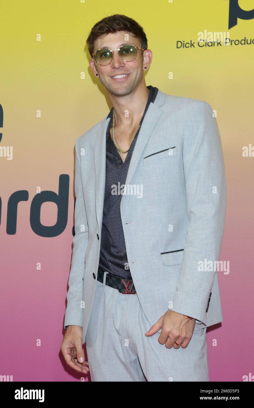 LOS ANGELES - DEC 4: Matt Steffanina at the 2022 Streamy Awards at ...