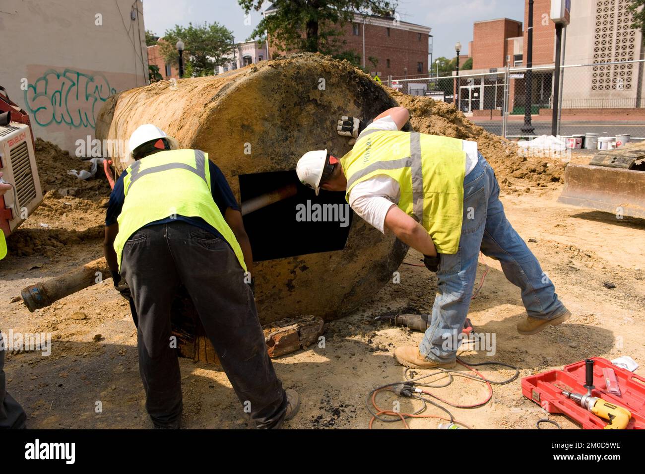 Leaking underground storage tank hi-res stock photography and images ...