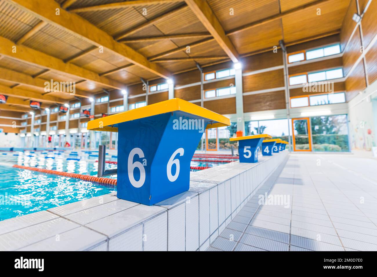 Pool starter block hi-res stock photography and images - Alamy