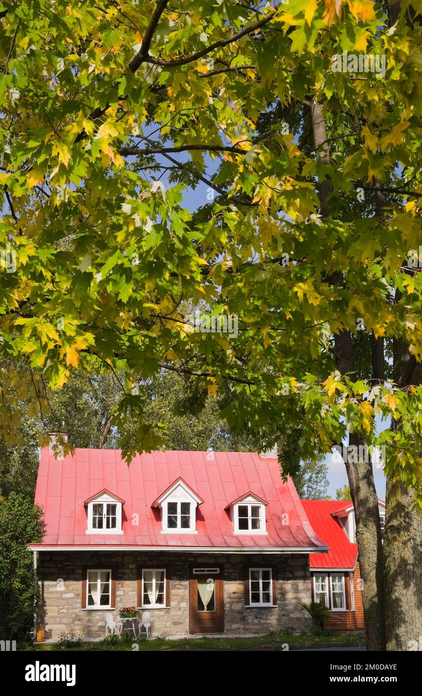 Red sheet metal hi-res stock photography and images - Alamy