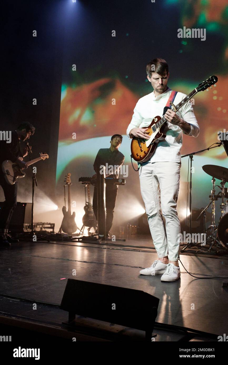 Poolside band hi-res stock photography and images - Alamy