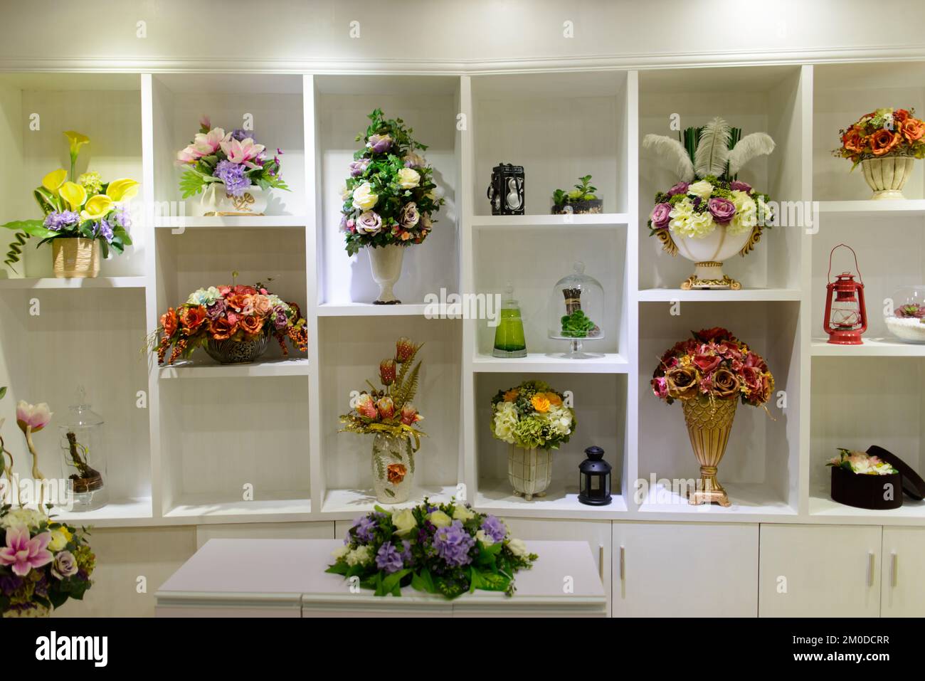 Flower shop interior hi-res stock photography and images - Alamy
