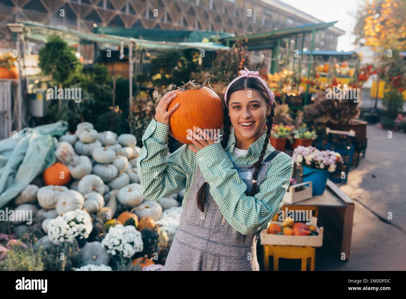 Crop jumpsuit hi-res stock photography and images - Alamy