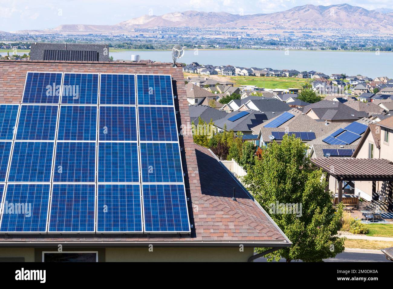 Horizontal solar panels alternative hi-res stock photography and images ...