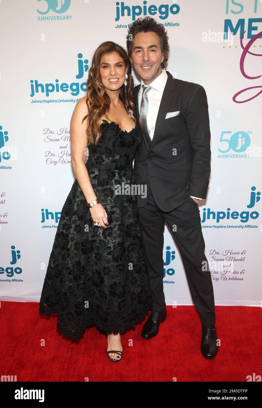 Beverly Hills, Ca. 5th Dec, 2022. Serena Levy and Shawn Levy at the ...