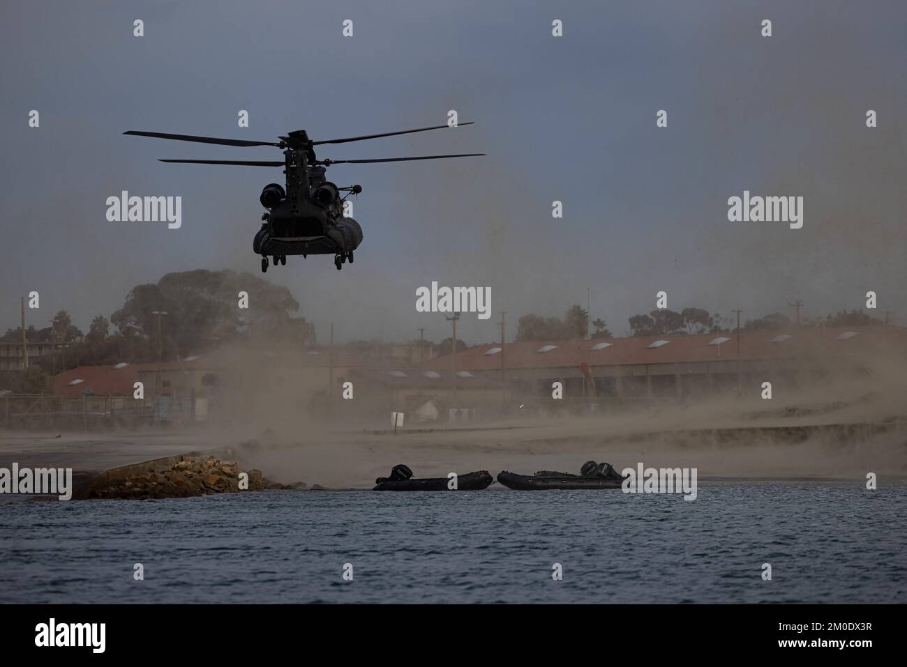 A U.S. Army MH-47 Chinook helicopter with 160th Special Operations ...