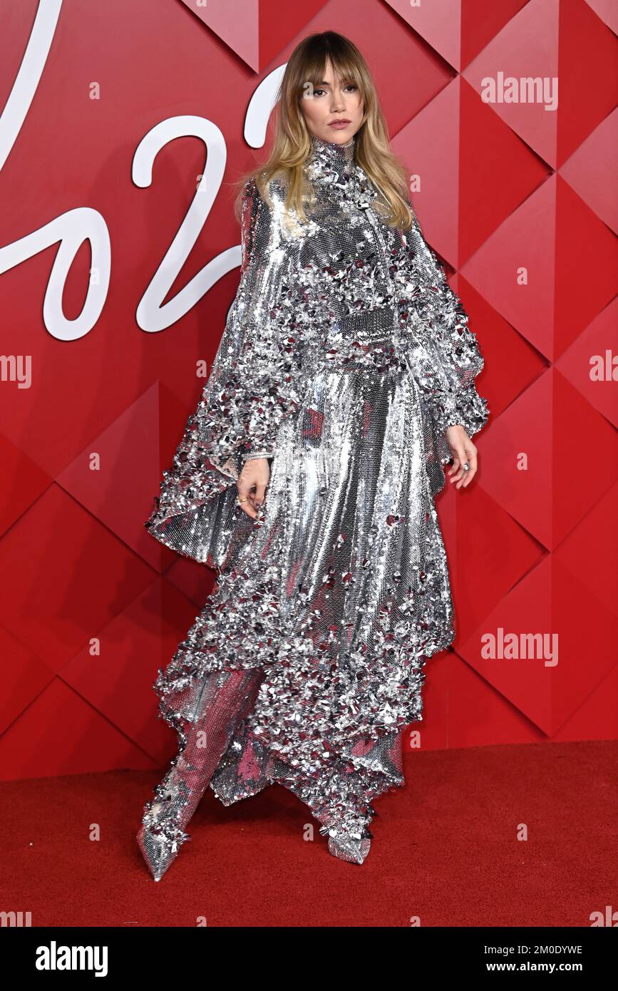 December 5th, 2022, London, UK. EDITORIAL USE ONLY Suki Waterhouse ...