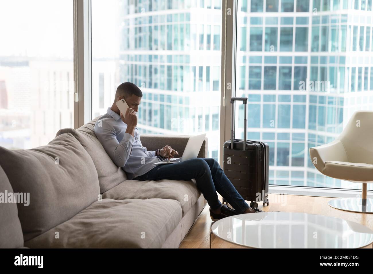 Black man guest hi-res stock photography and images - Alamy