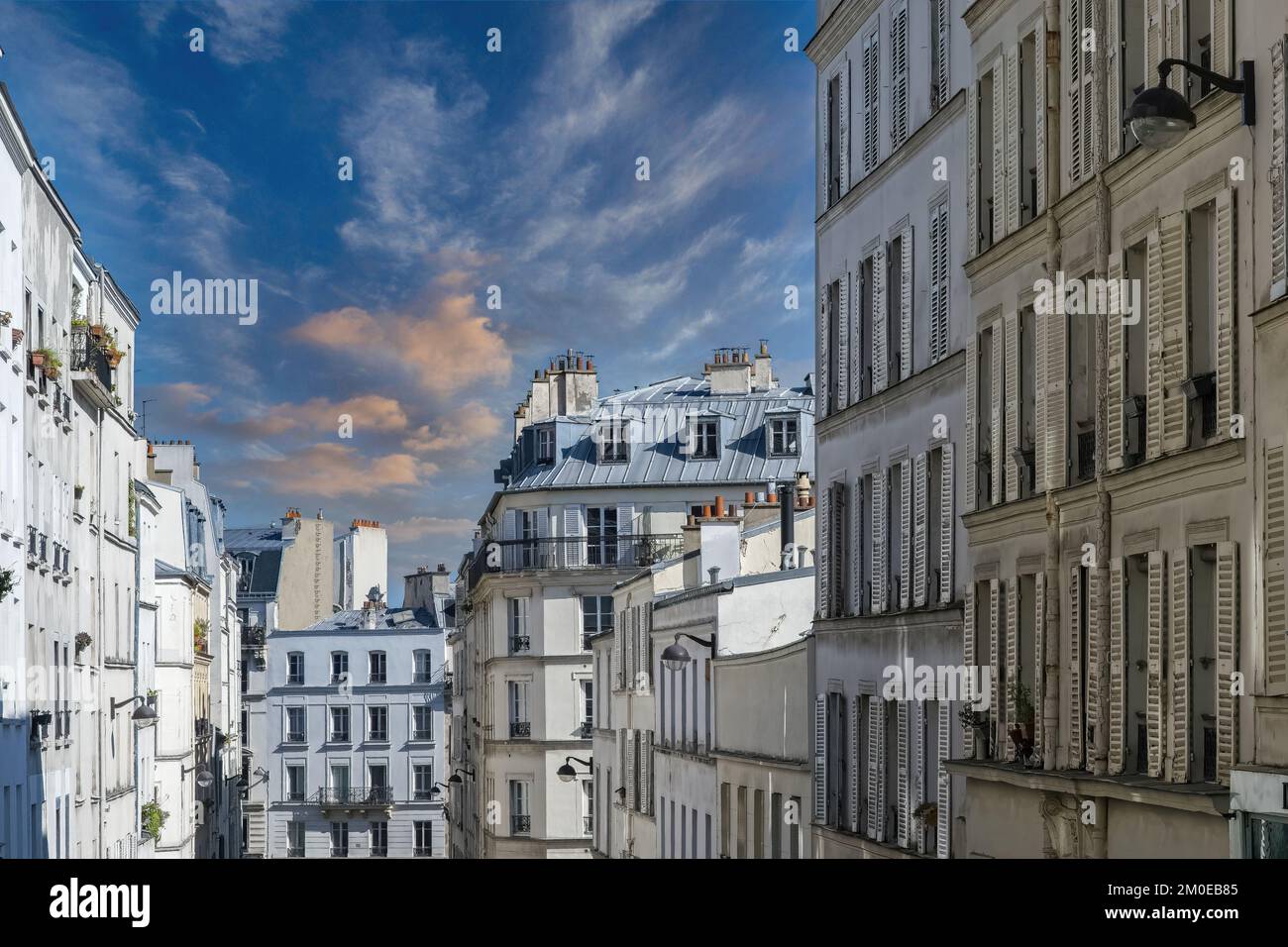 Paris, small houses and street, typical buildings in Montmartre Stock ...