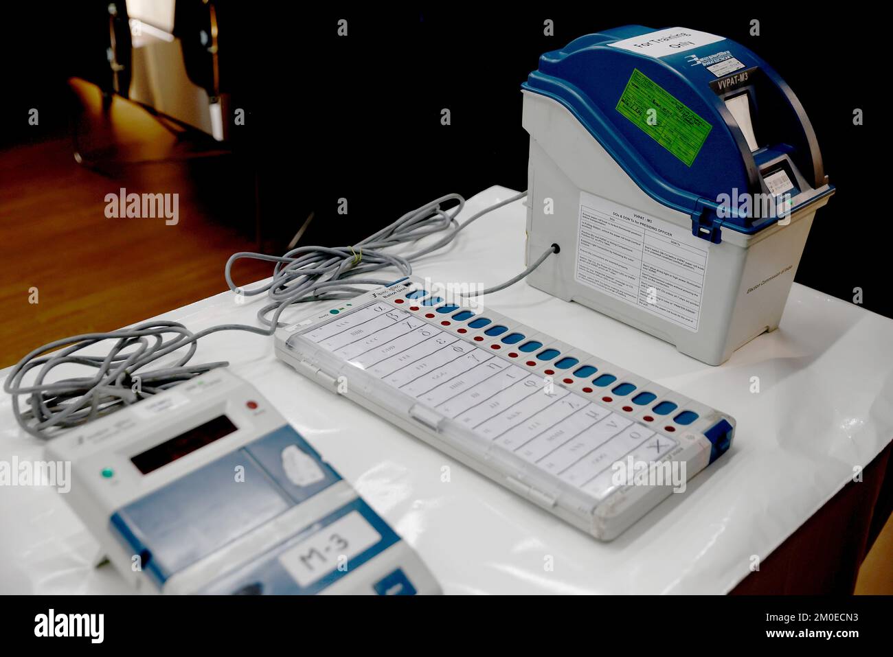 Neu Delhi, India. 06th Dec, 2022. Voting machines of the Indian ...