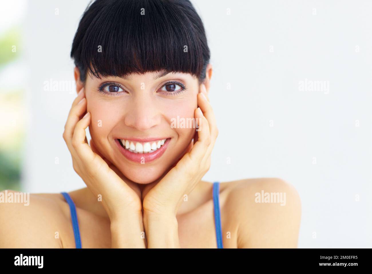 Shes got a sweet smile. Gorgeous young woman with a pretty smile ...