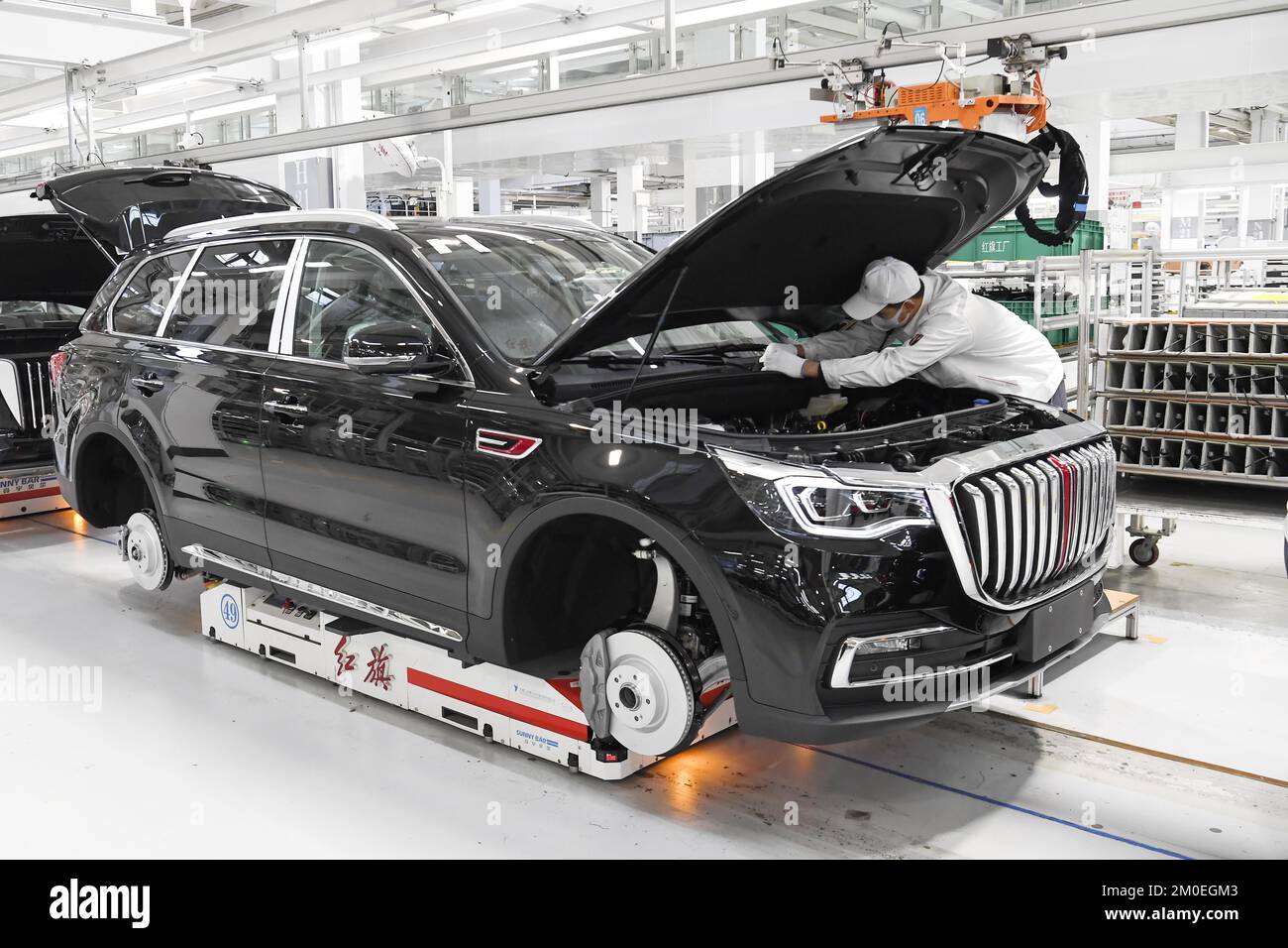 Visit the Hongqi factory of China FAW Group in Changchun City ...