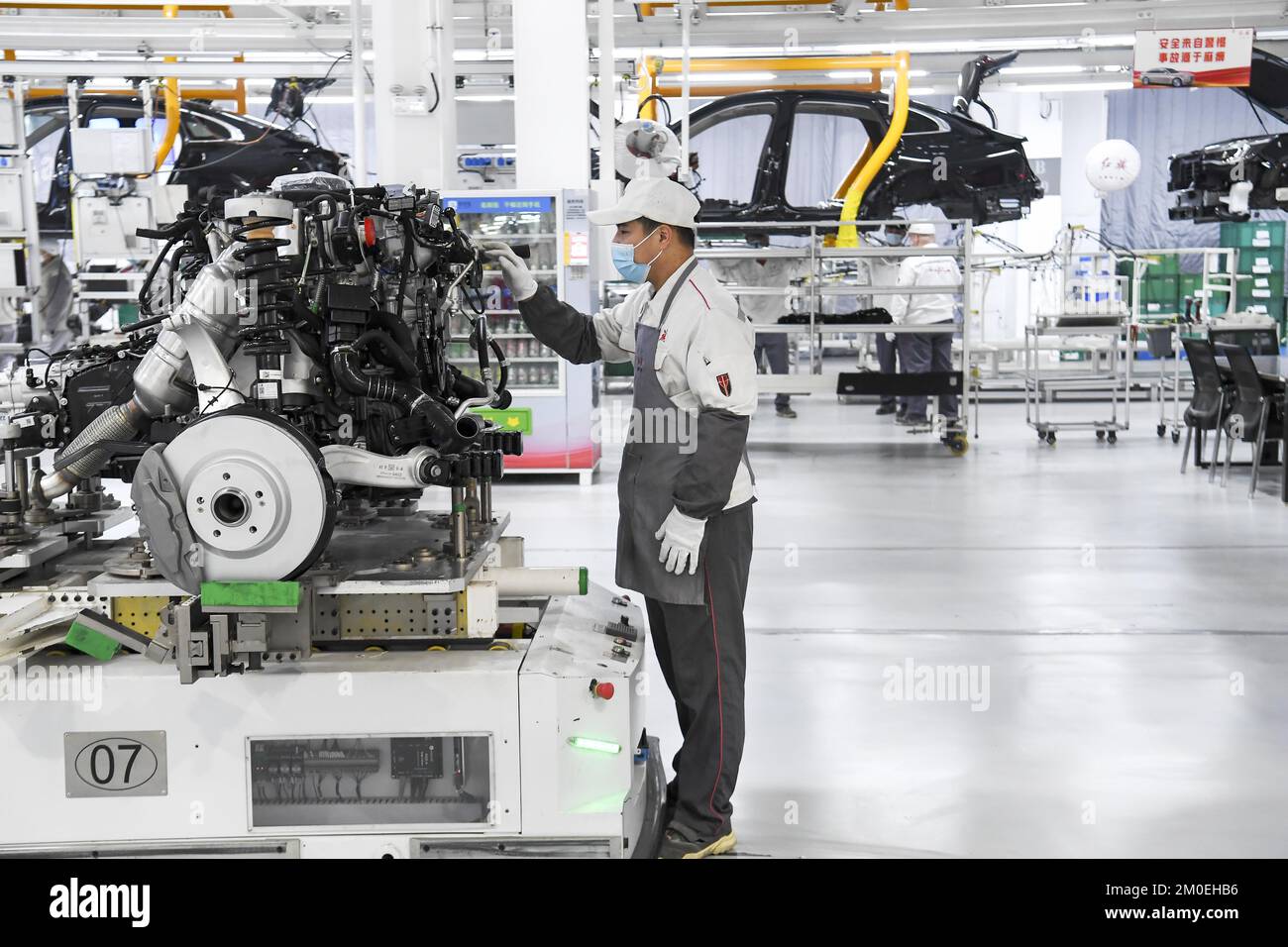 Visit the Hongqi factory of China FAW Group in Changchun City ...