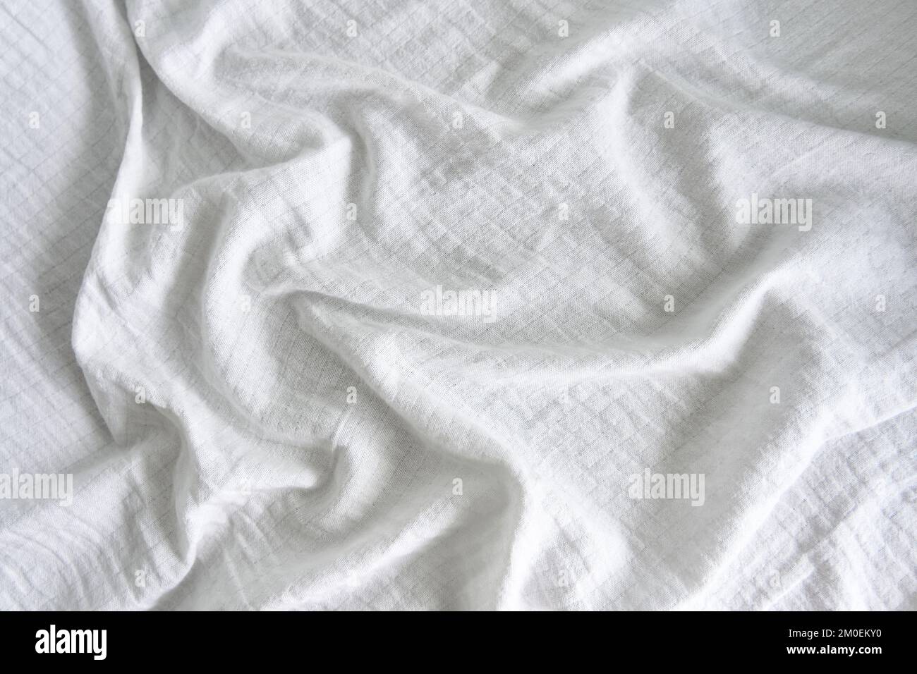 The texture of the wrinkled white fabric Stock Photo - Alamy